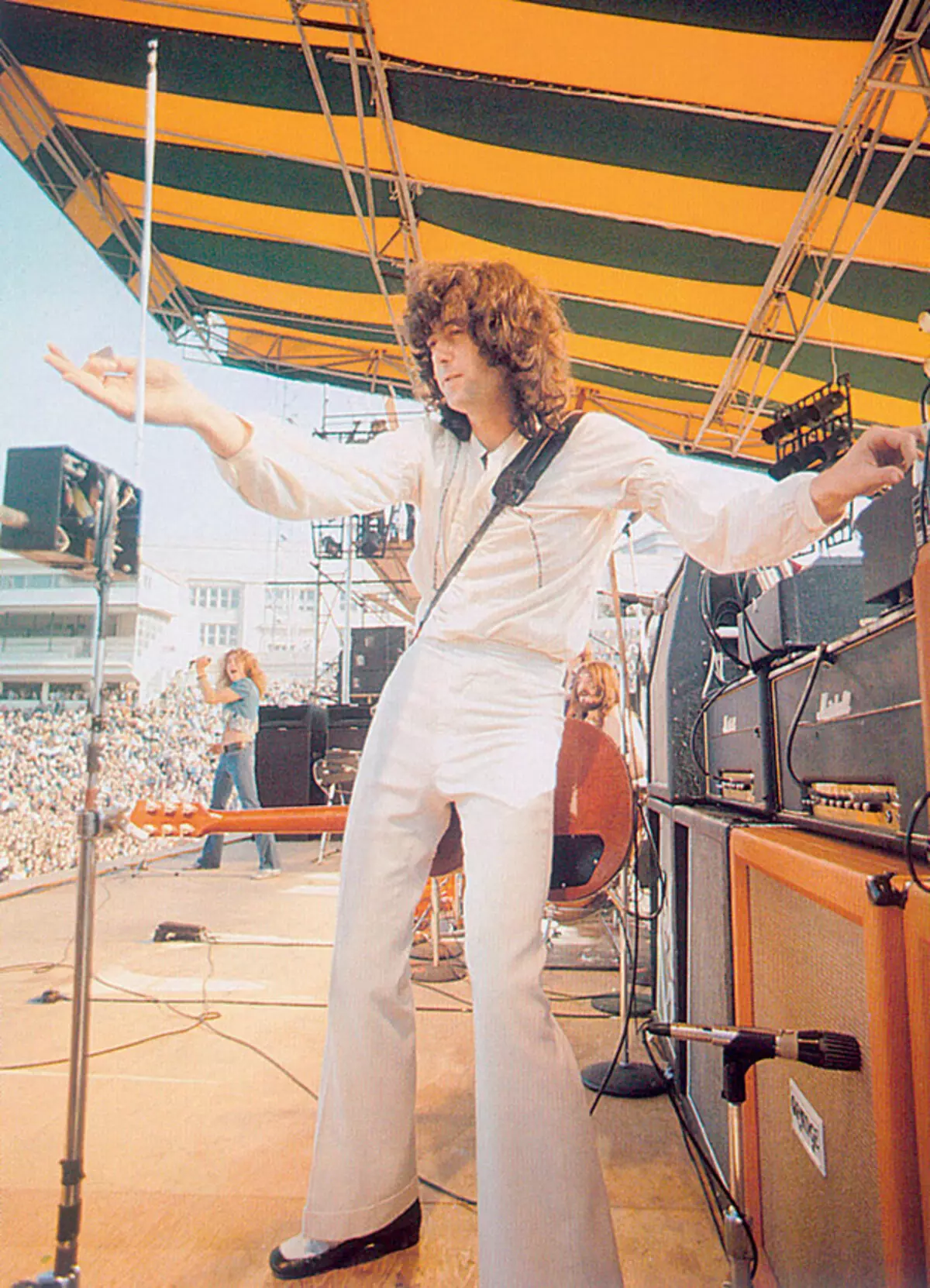 Led Zeppelin utilitza Termanvox durant els seus discursos