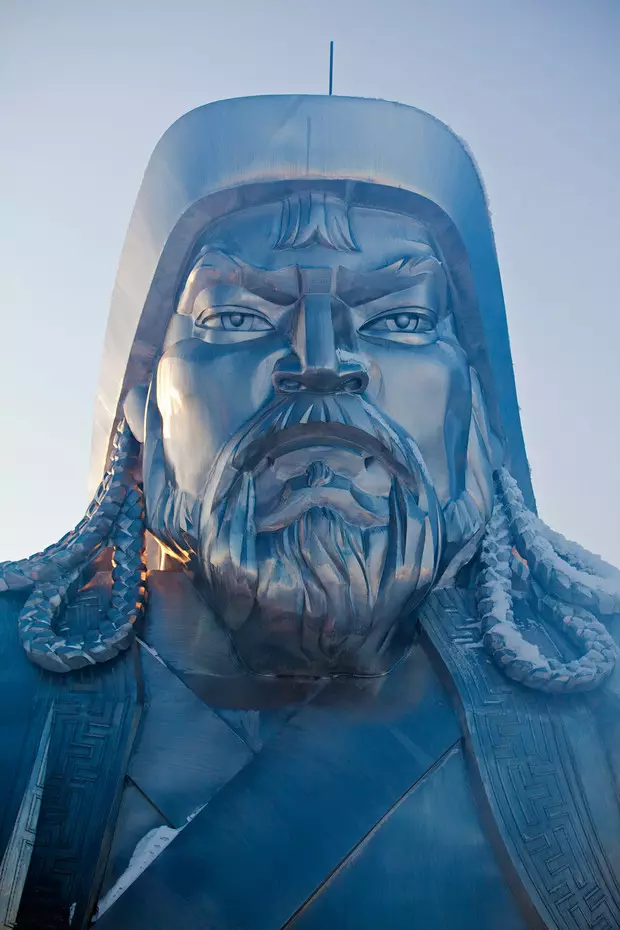 照片3 - 50米Genghis Khan - 世界上最巨大的馬雕像