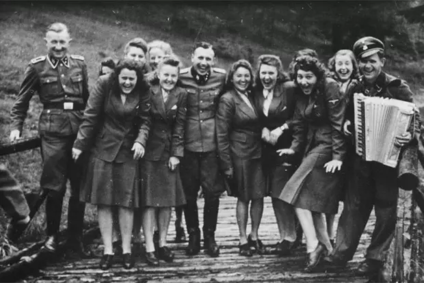 Photo №8 - Russian scout laughs before execution. And 8 more striking photos of World War II