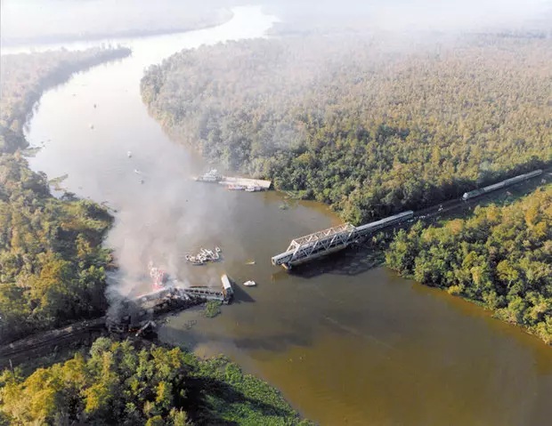 Foto numero 1 - 27 anni più grande catastrofe ferroviaria