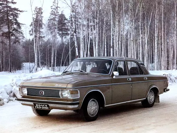 Limang soviet cars na maaaring iba-iba 101489_22