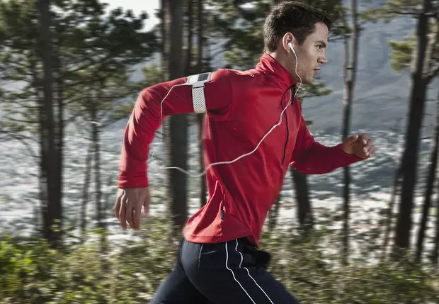 Photo №1 - Is it harmful to listen to music during running?