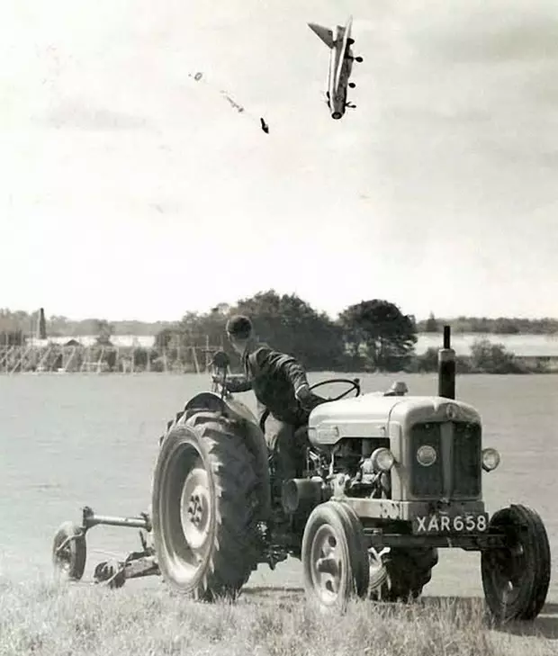 Imaxe №2 - Historia dunha foto: Catapulta do piloto de caza, setembro de 1962