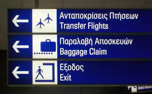 דוגמה לשימוש ב- Aotto Pictograms ב Athens Airport