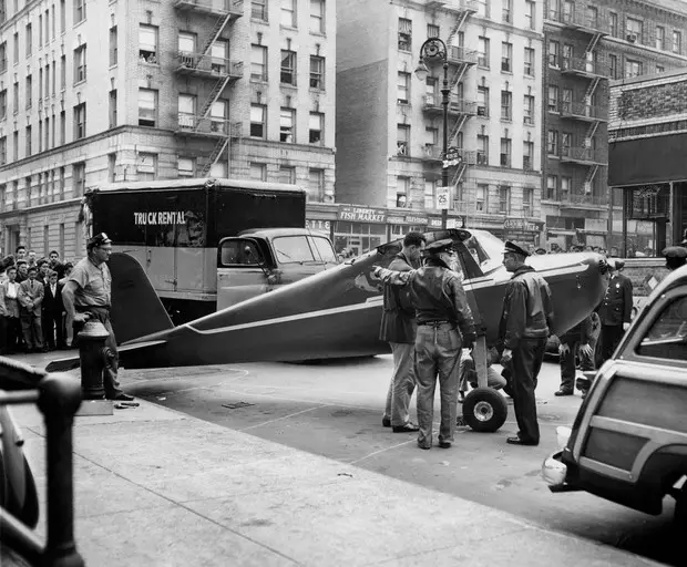 Foto №1 - Pilot, onye rutere ugboro abụọ n'okporo ụzọ n'okporo ụzọ New York