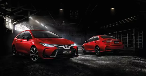 Foto Número 5 - Inmediatamente tres artículos nuevos de Toyota: Dos Serie, One Racing