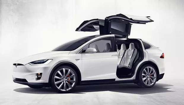 Foto Nomor 3 - Tesla menunjukkan Crossover Baru Tesla Model X