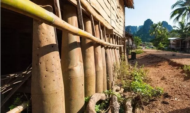 Foto Nummer 6 - Wat soss ka mat onerklärte Bommen gemaach ginn. Enthalaining Fotoen