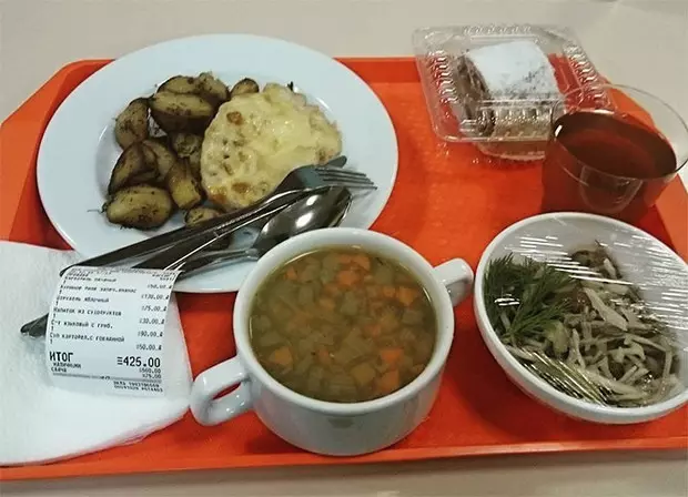 Foto número 3: lo barato y (a veces) delicioso para comer en los aeropuertos de Moscú