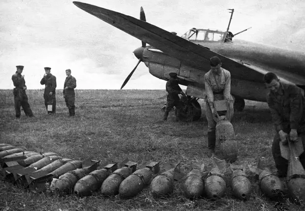 Zdjęcie №2 - Ile żołnierz radziecki zapłacił za strzał z samolotem i zniszczonym zbiornikiem