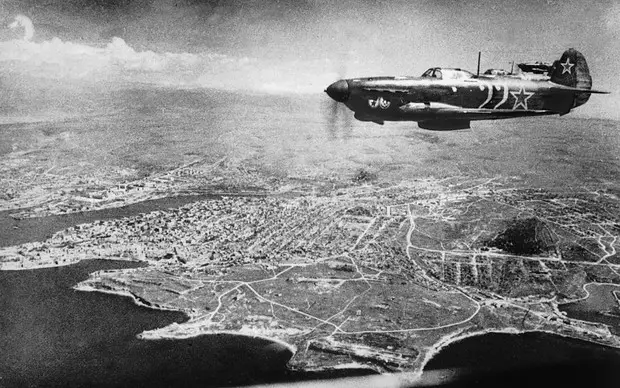 Фото номер 3 - Колко за съветски войник плати за самолет и унищожен резервоар