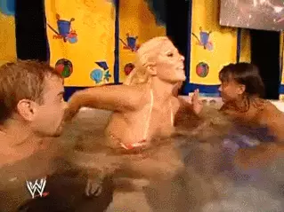 Selección de venres de gifs de nenas quentes nun jacuzzi 114198_14