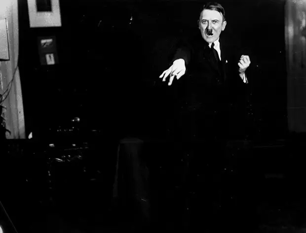 Uimhir Photo 10 - Ainmniú Hitler don Duais Síochána agus 10 gcás eile, nuair a thug an Coiste Nobel Makh