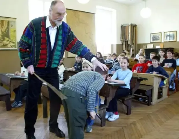 Foto №1 - 9 castigos de escola salvaxe en diferentes países