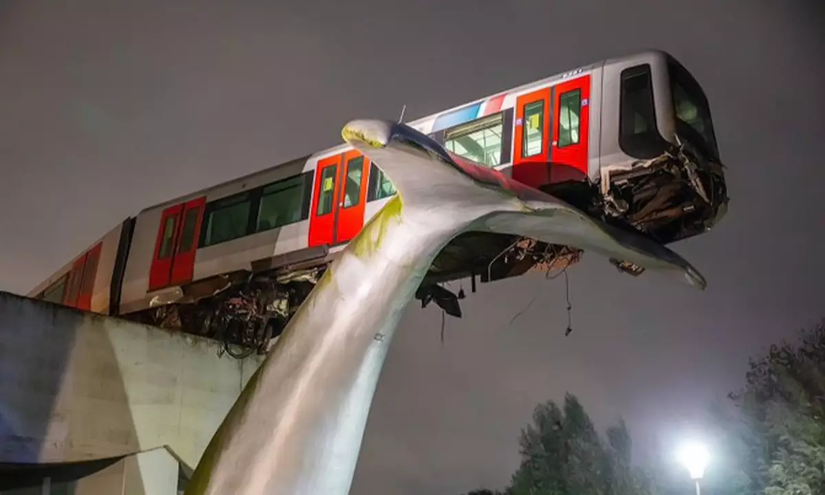 Na het ongeluk is de metro-trein van Nederland in de lucht