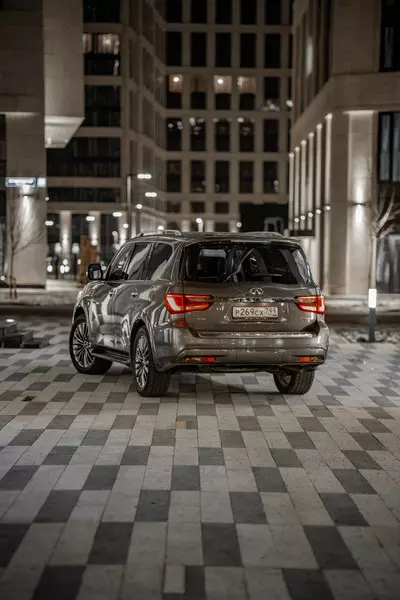 Infiniti QX80: időgép időtartam nélkül 119173_7