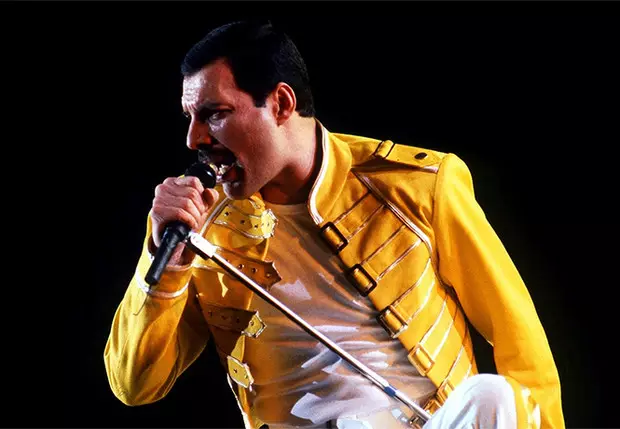 Nombor Photo 1 - Gitar Ratu diumumkan apabila Biografi Freddie Mercury akan dikeluarkan