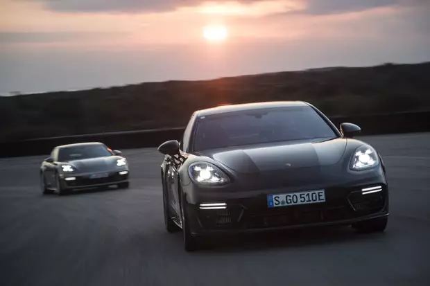 ภาพถ่ายหมายเลข 6 - ไฮบริดที่เจ๋งที่สุดในโลก: Porsche Panamera Turbo S E-Hybrid