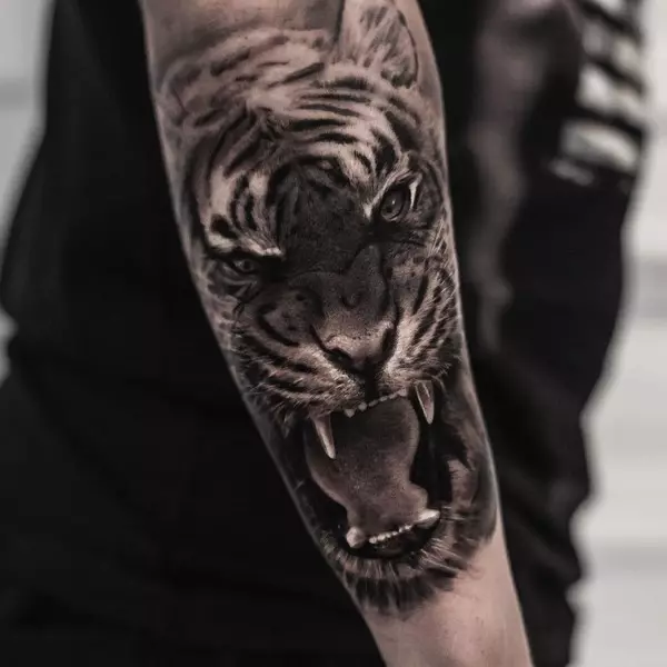 العثور على tattooker الذي يجعل أفضل الوشم في العالم في الواقعية على الطراز! 122957_12