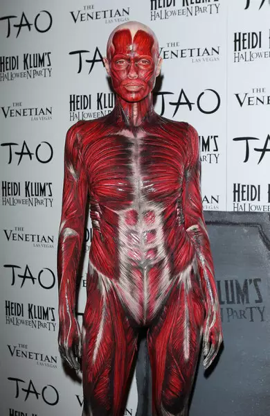 看看Worw of Halloween Supermodel Heidi Klum！ 123229_13