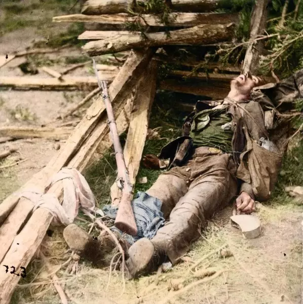 Mrtvé vojáci armády Jižní USA: barevné fotografie, ze kterých hodí v chvění 123284_3