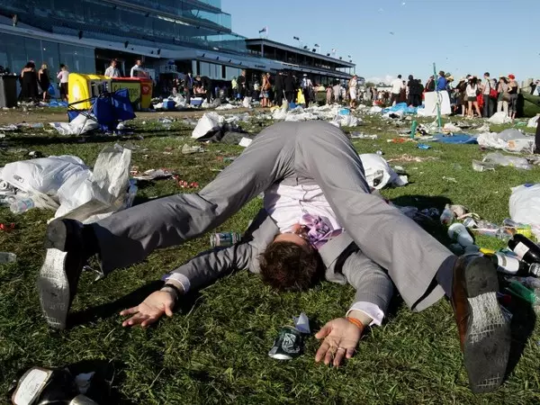 Smeltende foto græder utroligt beruset australiere fra arrangementet Melbourne Cup 123727_19