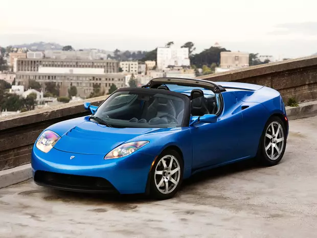 Foto №2 - Tesla a introdus o nouă mașină sport și este prea rapid pentru această planetă