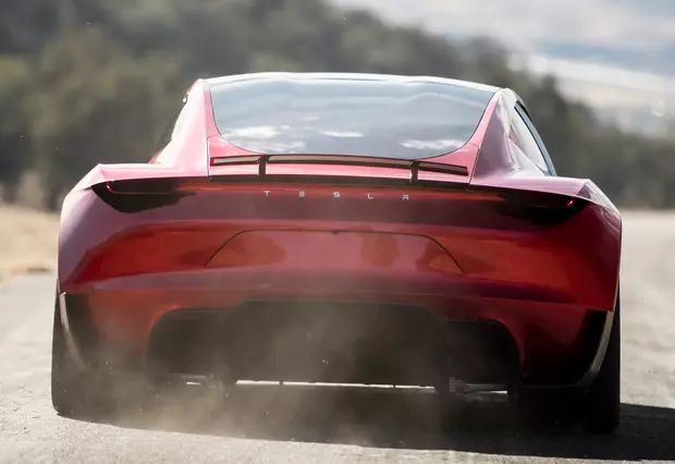 Numărul fotografiei 9 - Tesla a introdus o nouă mașină sport și este prea rapid pentru această planetă