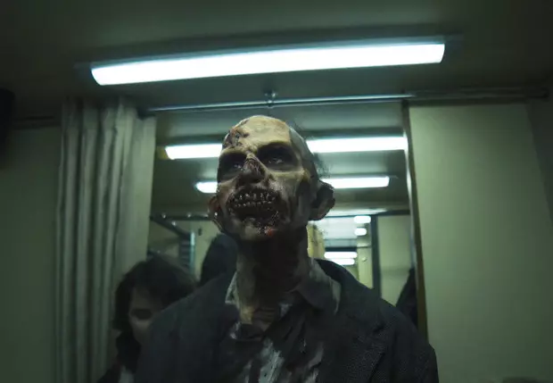 Bald taxi bestuurder teen zombies! Sien onheilspellende Russiese horror besoedeling 