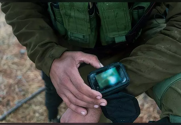 Foto №1 - Israel dilengkapi dengan Smartphone Combat