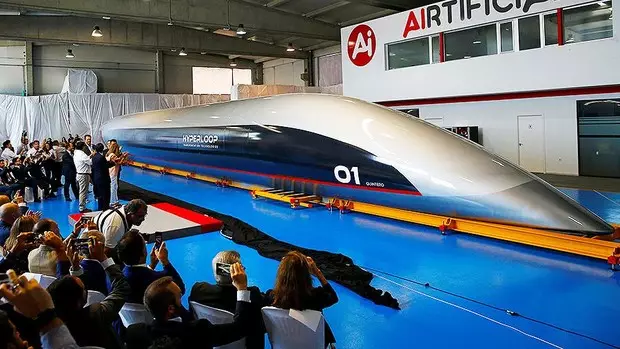 Фота №1 - У Іспаніі прадставілі прататып капсулы для пасажыраў Hyperloop