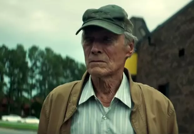 Clint Eastwood trong trailer của bộ phim hình sự 