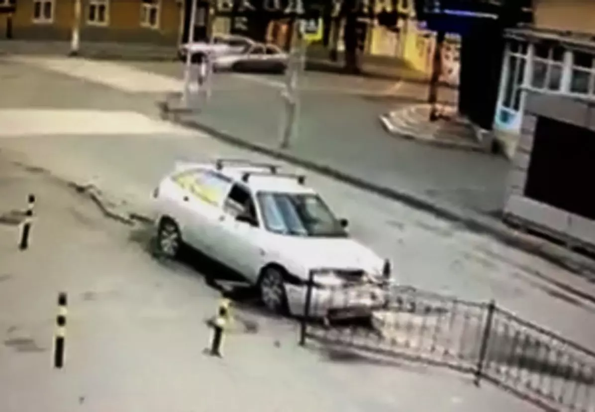 Nejvíce vyrovnaného řidiče na světě byl nalezen v Rostov-on-don. Velkolepá video nehoda