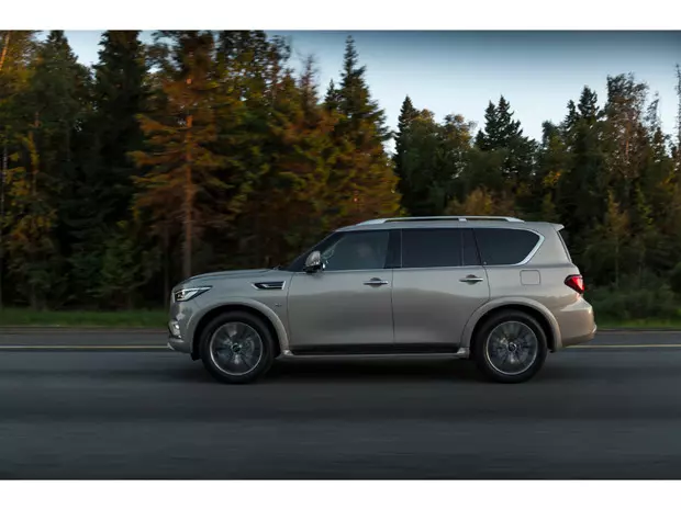 Foto №3 - INFINITI QX80: Os suplementos non necesitan