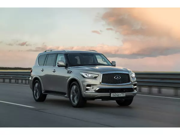 Infiniti QX80: Kosttilskudd trenger ikke 128876_43