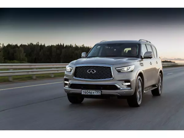 INFINITI QX80: Os suplementos non necesitan 128876_48