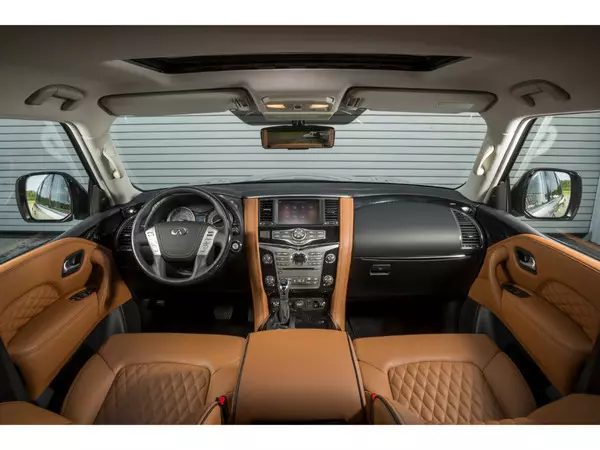 Infiniti QX80: Kosttilskudd trenger ikke 128876_50