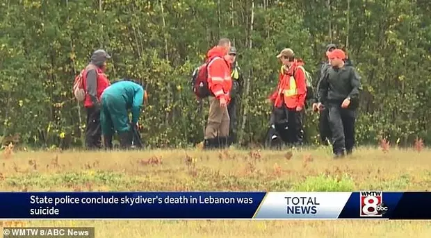 Numero ng Larawan 3 - Lahat ng Lumipad ayon sa Plano. Parachute Jump Instructor biglang naiinis mula sa mag-aaral at nag-crash