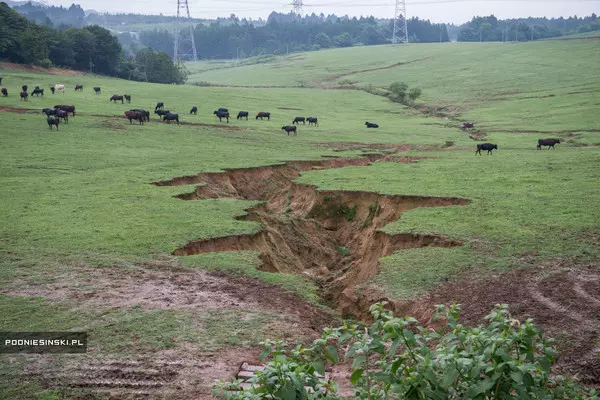 Radioaktif Fukushima melalui mata dan kanta jurugambar Poland 130645_18