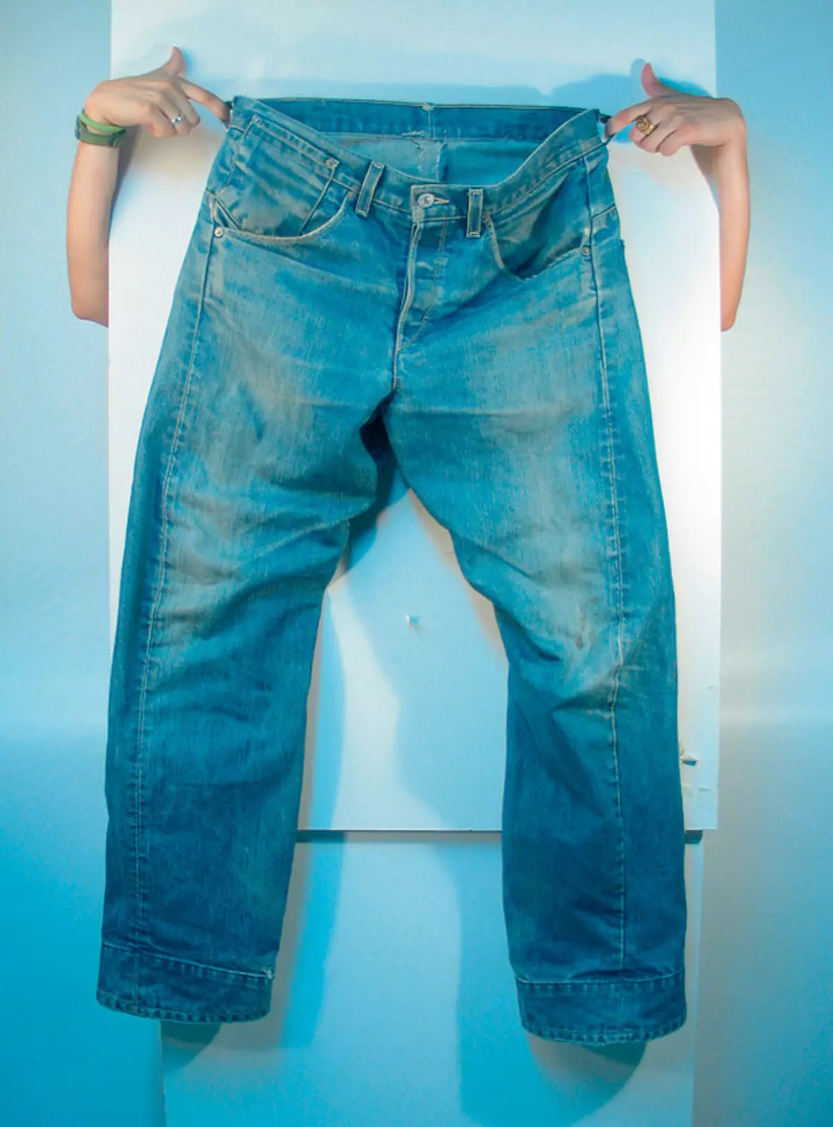 Foto №1 - Tez jeans, dəri, mebel və metal necə olmalıdır