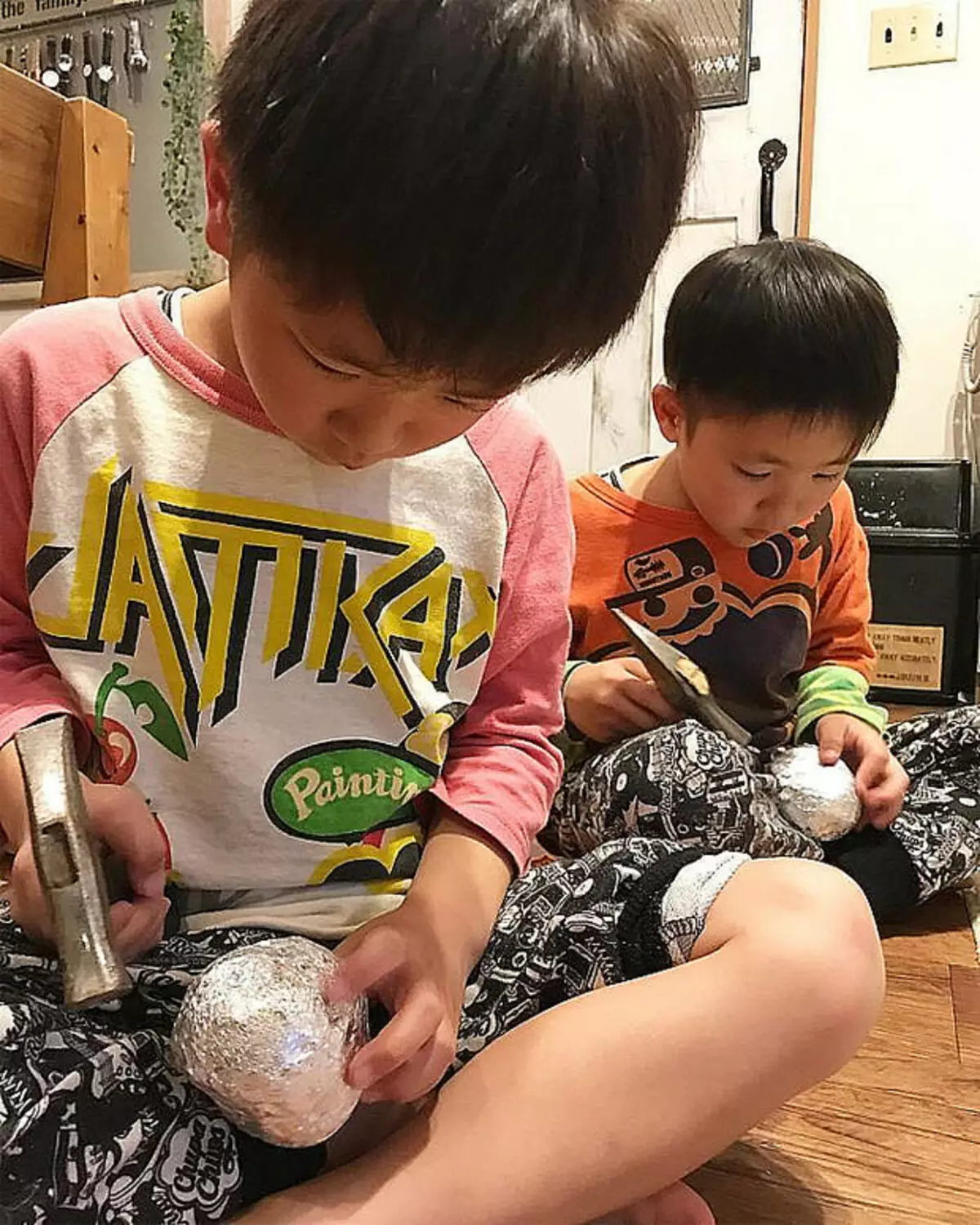 Photo Numéro 4 - Polissage des boules de feuille - Hobby japonais populaire