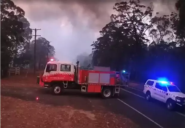 Foto número 1 - Que rápido esténdese o incendio do bosque (vídeo)