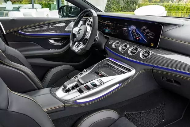 Bild №9 - Mercedes-AMG steht für ein atemberaubendes GT-4-türiges Coupé-Grade