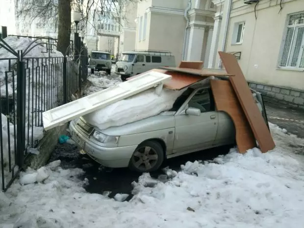 Slika №1 - edinstvena inovativna super zaščita avtomobila iz ledenikov! Izum smrdljivega Voronezha! Foto
