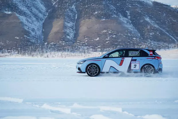 ფოტო №3 - Hyundai I30 N: Annealing Baikal on Ice