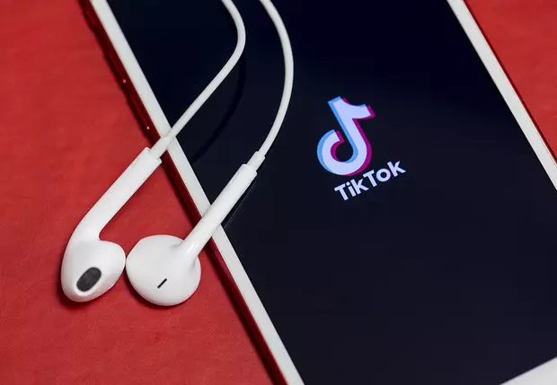 Foto číslo 1 - média zjistila, že moderátoři Tiktok jsou povinni snížit rating Ugly a chudých uživatelů