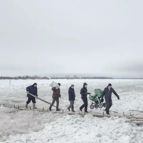 Žeriav! Fotograf odstraňuje ťažkú ​​ruskú realitou na jednoduchom americkom iPhone! 14674_9