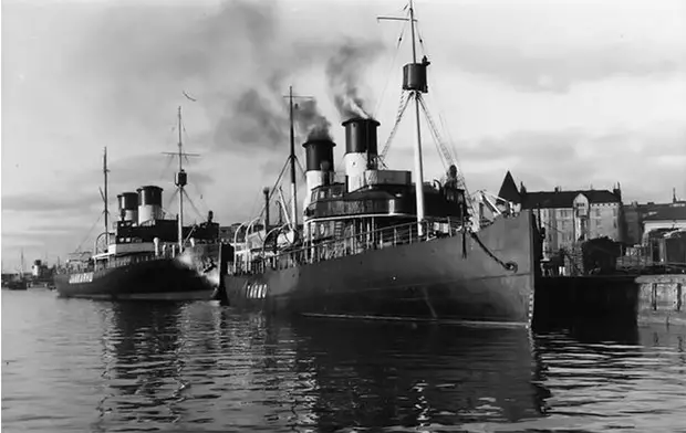 FOTO NUMMER 1 - Unike IceBreaker Filing op 'e dampfoet fan it âlde statút