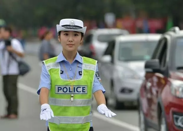 Foto nommer 1 - Die manier om 'n boete in China te betaal: Bring verskonings aan die sosiale netwerk en versamel genoeg van houers