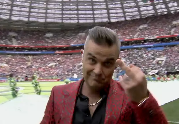 Foto №1 - Miks Robbie Williams näitas keskmist sõrme kogu maailmale?